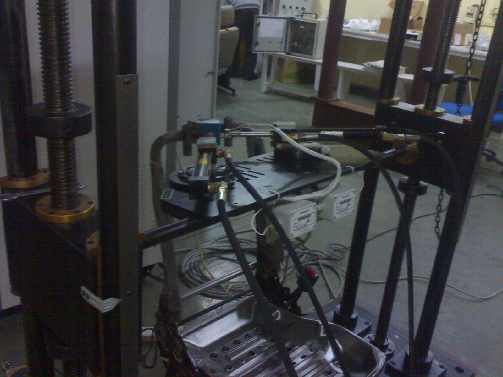 45 Degree Left And Right Moment Durability Test Rig